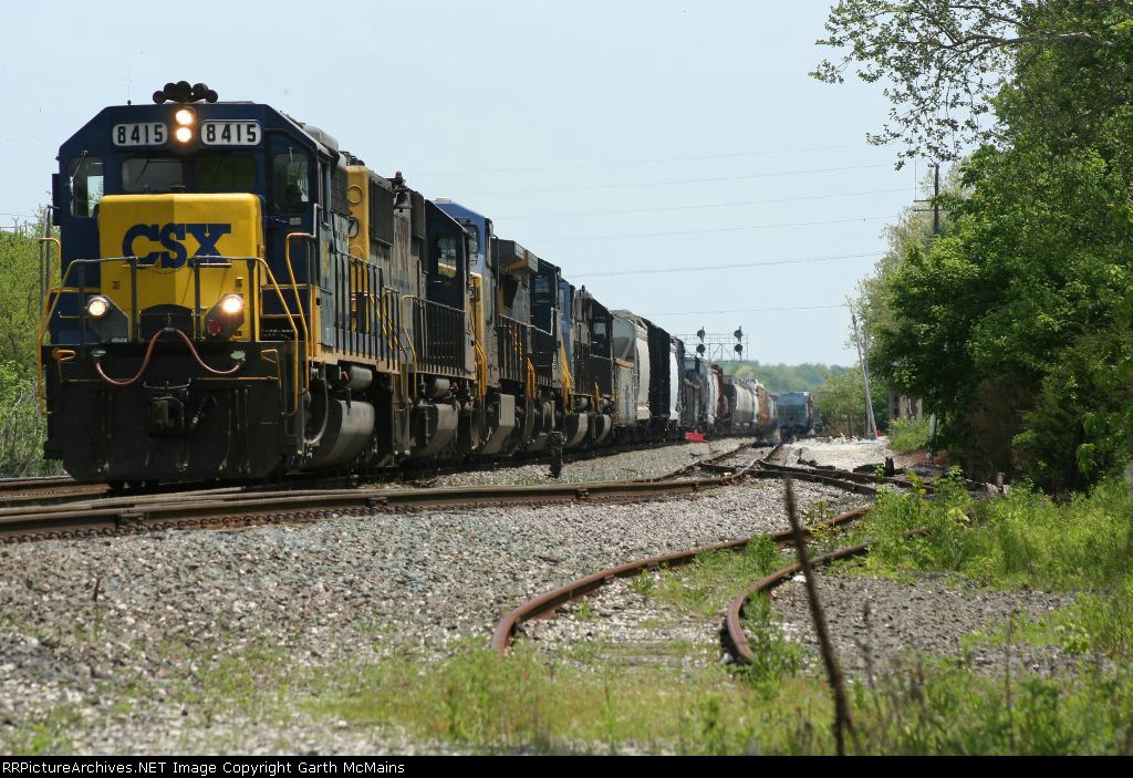 Newly formed Q671-24 heads for St. Louis now with 6 units